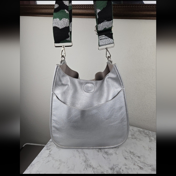 Ahdorned | Bags | Ah Dorned Vegan Leather Shoulder Bag Crossbody Silver ...